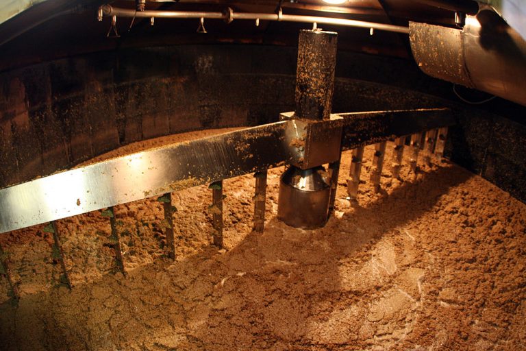 How Whisky Is Made - WhiskeyBon