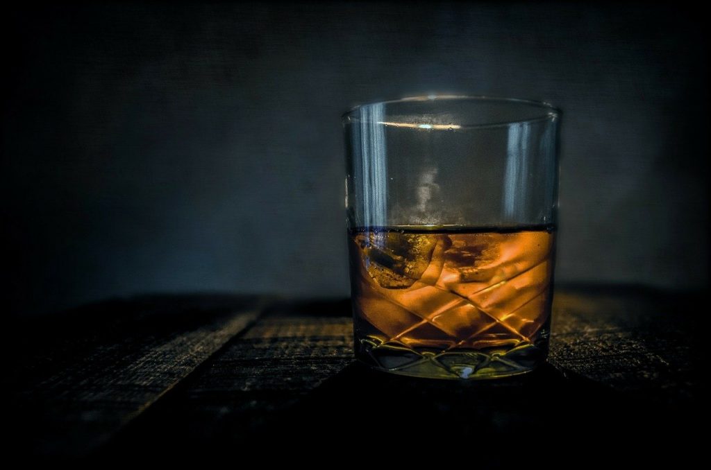 Whiskey Barrels: Cask Sizes in Gallons & Liters - WhiskeyBon
