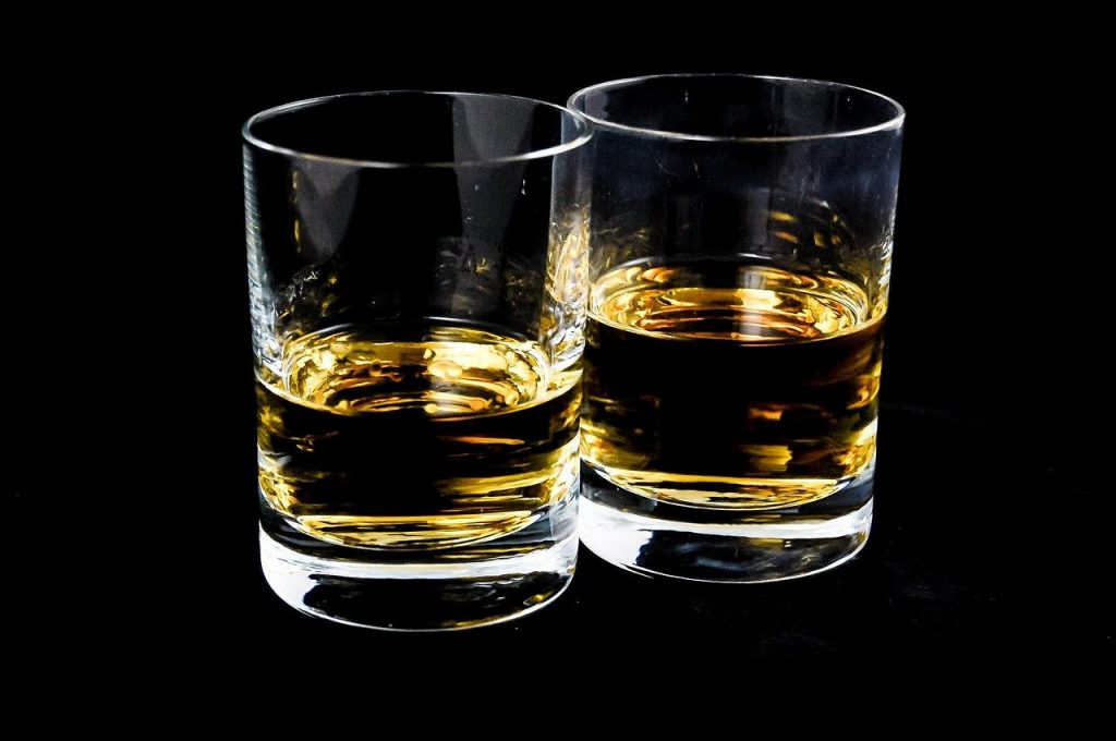 A Fifth of Whiskey - What Is It & How Many Shots? - WhiskeyBon